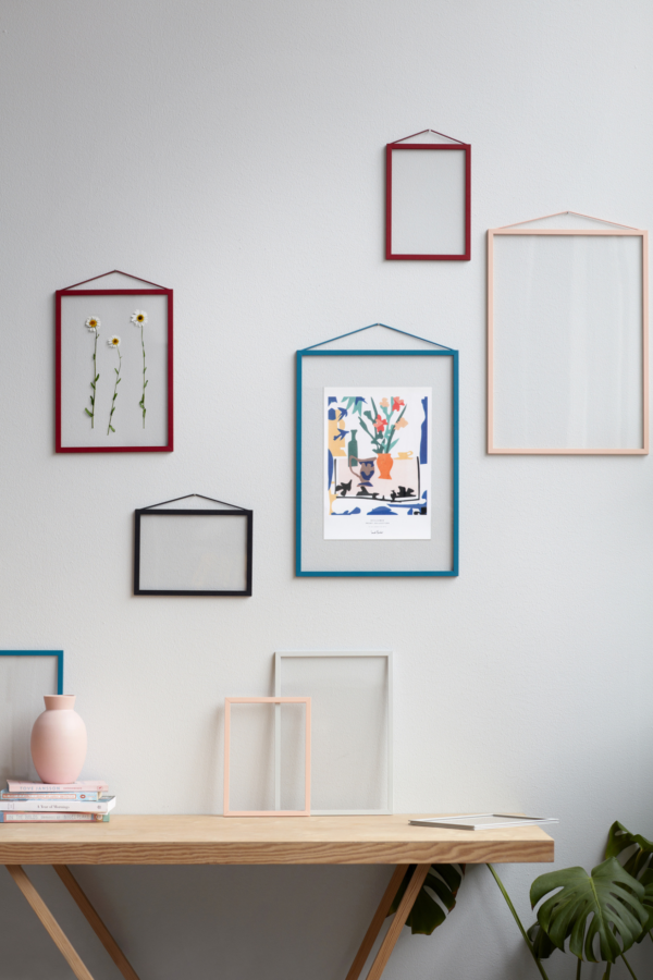 Transparent Moebe Frame Black - THE POSTER CLUB