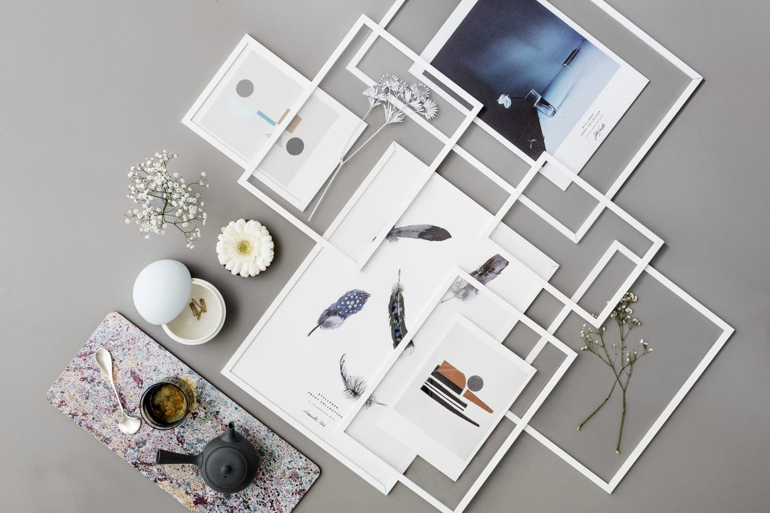 Transparent Moebe Frame in White - THE POSTER CLUB